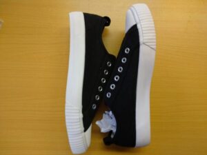 【メルカリで靴を安く発送する方法】箱なし・ありの100均梱包術 | シューナビ